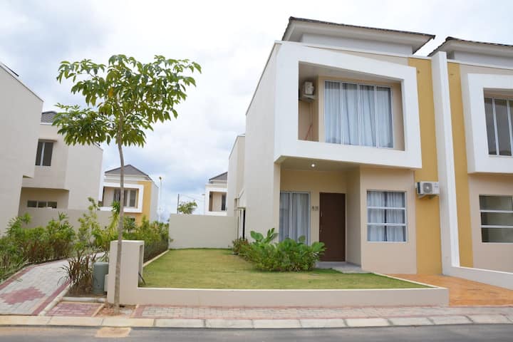 House and Apartment Vacation Rentals in Batam | Airbnb