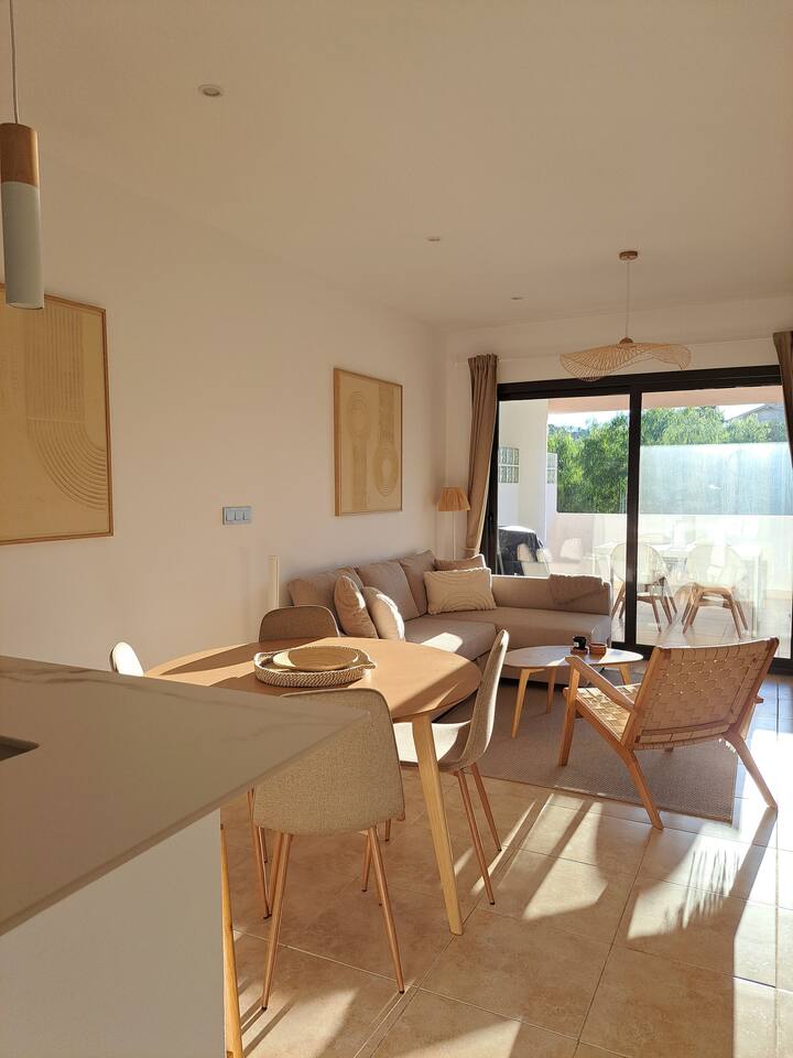 The Retreat, Valle Del Este Modern Apartment - Vera