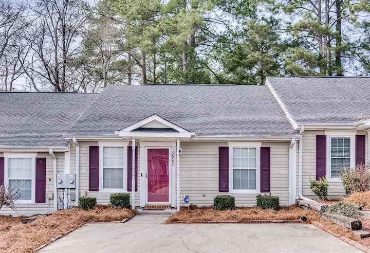 Beautifully Renovated 2 Bedroom, 2 Bath Townhome!! - Augusta, GA
