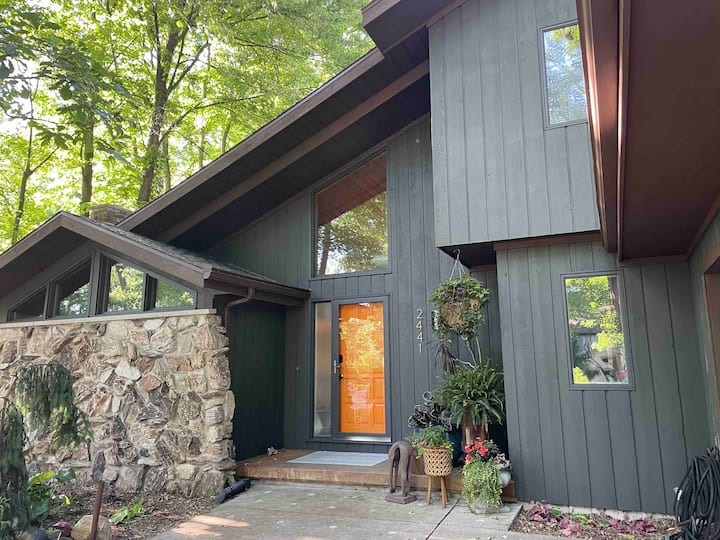 Mid- Century Modern Delight - High Cliff State Park, Sherwood