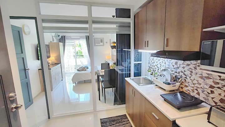 Citycondo 2fl Near Cpu Balcony 60mbts Free Parking - Oton