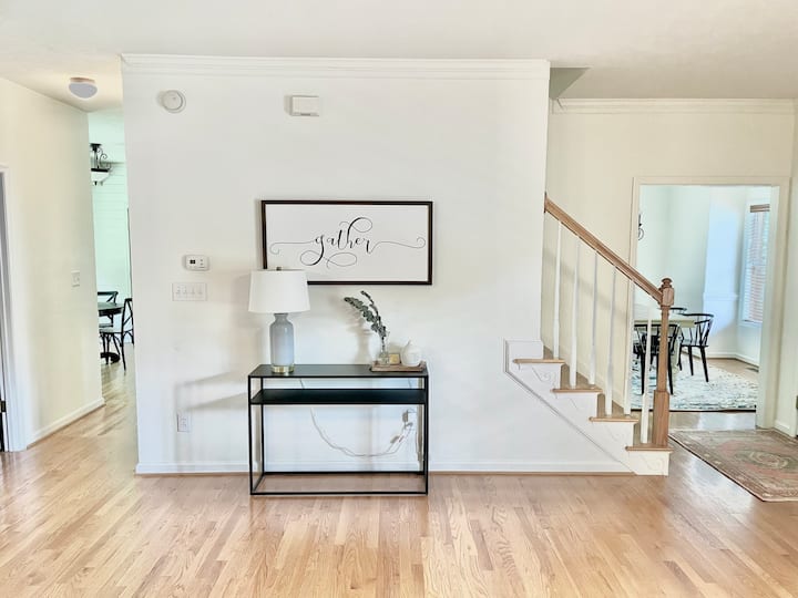 Spacious Home Close To Liberty *Updated Kitchen* - Big Island, VA