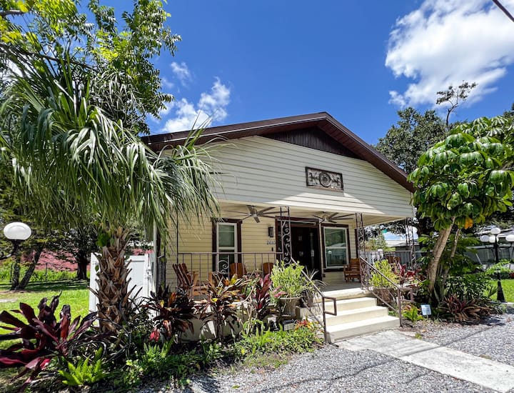 Ybor City Bungalow W/casita & Backyard Oasis - Tampa Bay, FL
