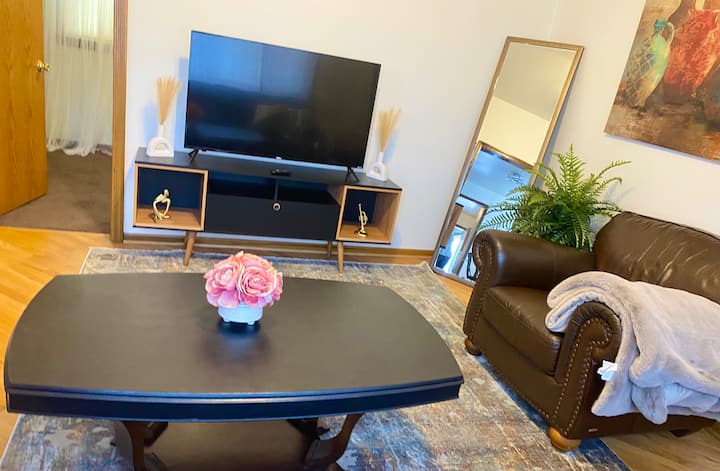 “Huge 2b – Free Parking,near Chinatown& Mccormick” - Englewood - Chicago