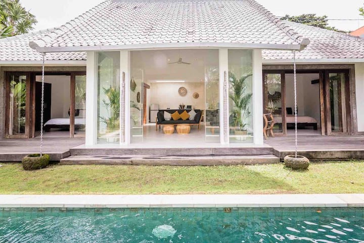 Villa With 2 Bedrooms & Pool Seminyak - Denpasar