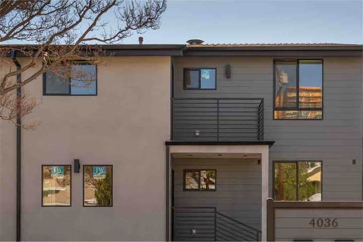 Modern 6br Retreat • Near Dtla, Disney & Beaches - Los Angeles, CA