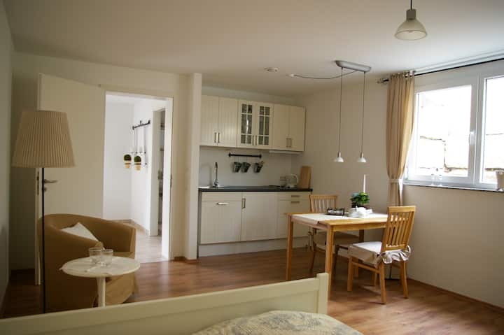 Attraktives Gästeapartment In Reizvoller Höhenlage - Tübingen