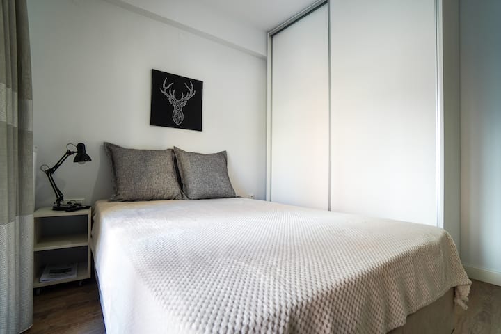 Modern Apartment W/ Parking - Grecia
