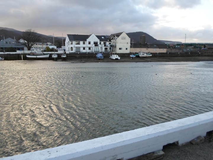 Harbourside Apartment Overlooking Harbour. - Isle of Man
