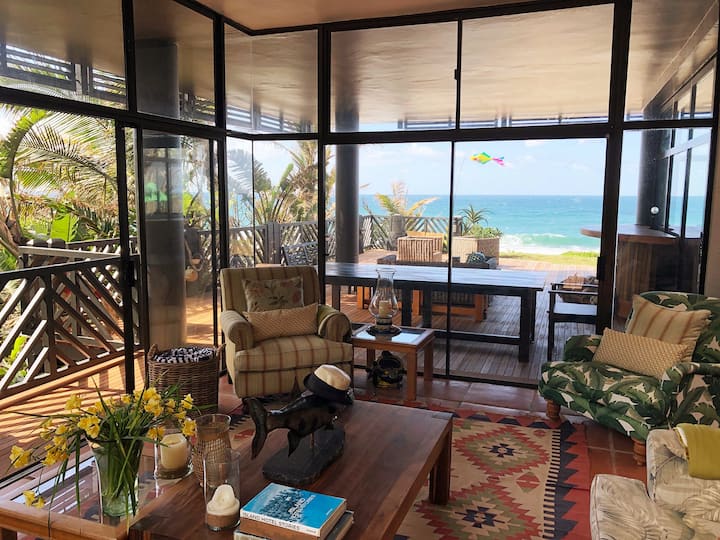 Izwa Manzi Beachfront Villa - Dolphin Coast