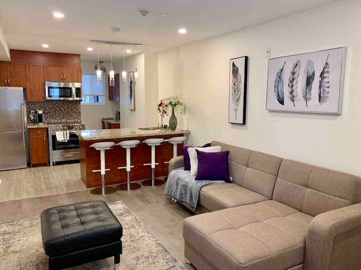 Condo-like 1 Bd Trinity Queens West - Toronto