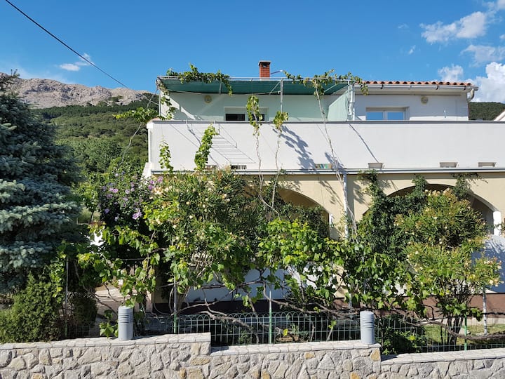 Apartment Polic With Balcony And Grill Area - Baška