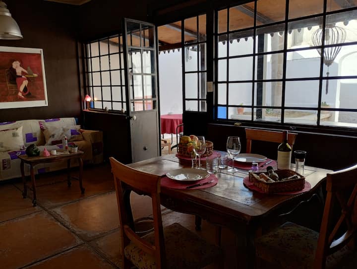 La Casa De La Puerta Azul. - Mendoza