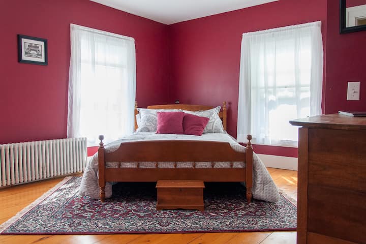 Vermont 1850s Village Home - バーモント州