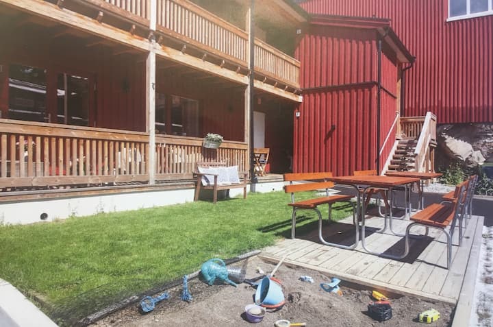 Spacious Apartment In Cozy Backyard At Kampen - Oslo