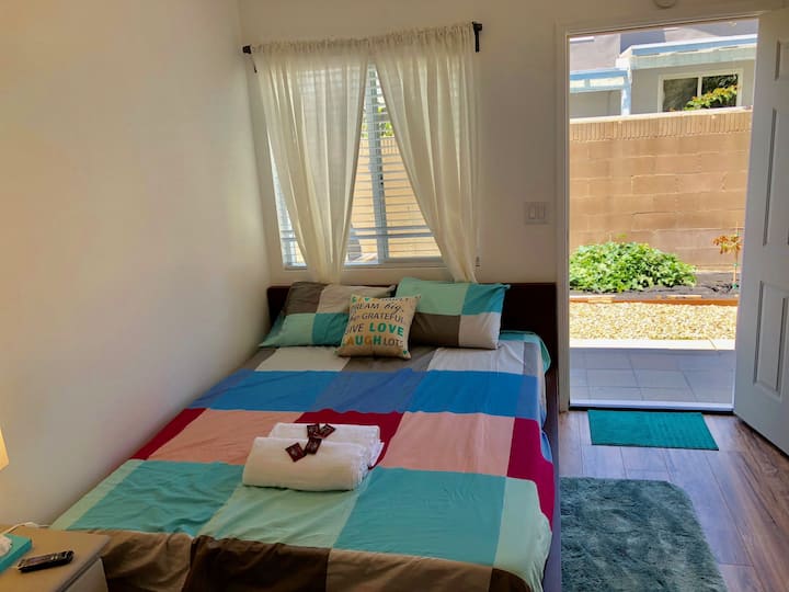 Private & Cozy Room, Private Entrance, Monthly - Costa Mesa, CA