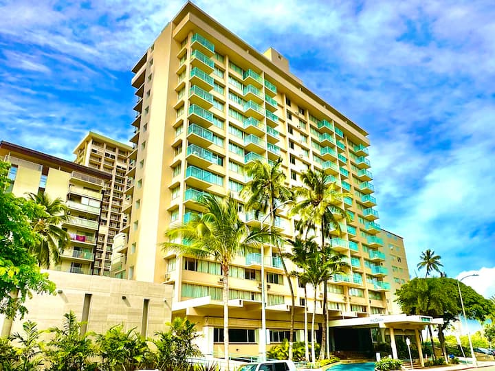 Heart Of Waikiki - 5 Minutes To Beach And Shops! - Hawaii