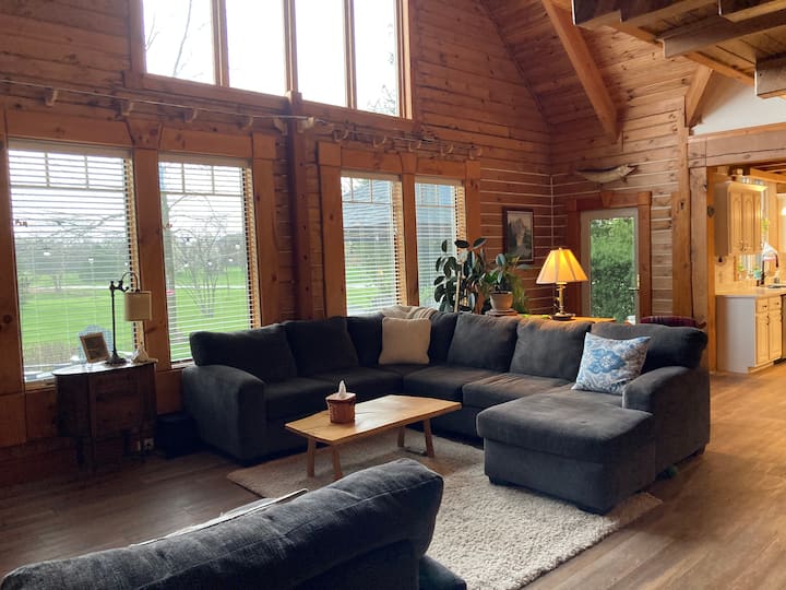 Timber West Lodge Lauren's Room - Carmel, IN