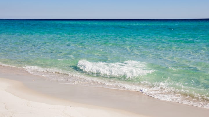 Beautiful Ocean View Destin Condo,free Beach Setup - Destin, FL