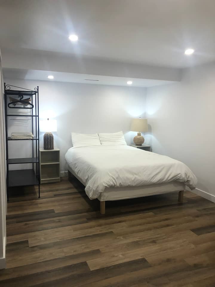 Studio In Basement - Edmonton