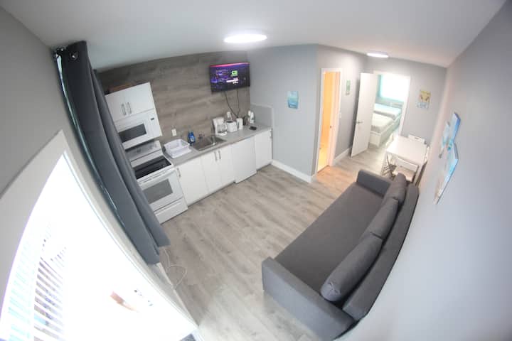 1 Bedroom Free Parking Fewsteps From The Beach - Miami Beach, FL