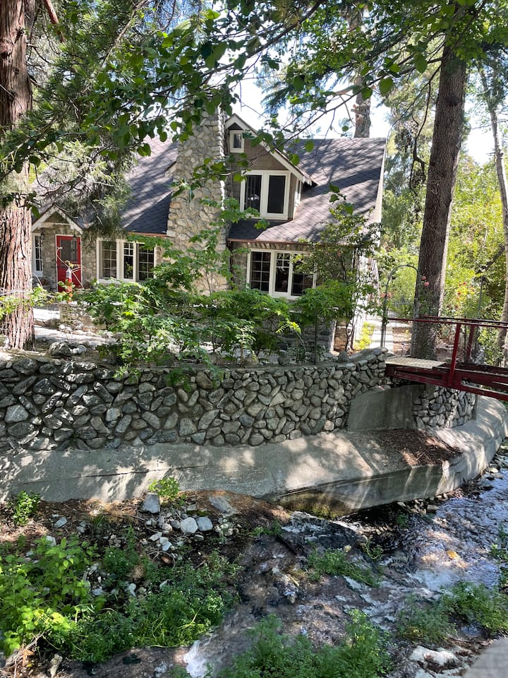 Mt. Baldy Bear Creek Cottage - Mount Baldy, CA