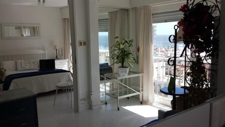 Apart C/ Servicio, Piso12, Vista A Mansa Y A Brava - Uruguay