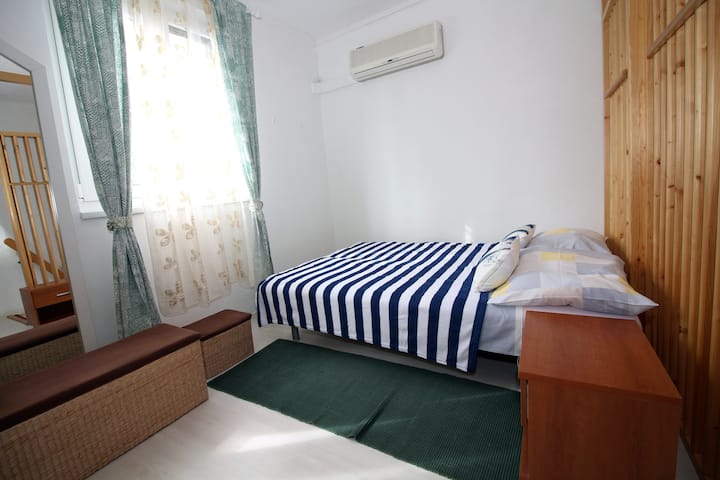 2bedrooms  Apartment In The Center Of  Tisno - Tisno