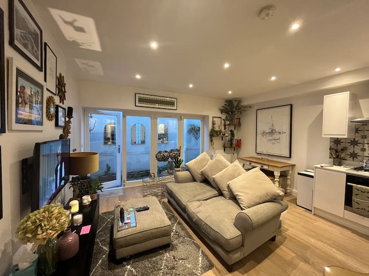 Cosy And Inviting 1 Bed  Near The Common - Deen City Farm