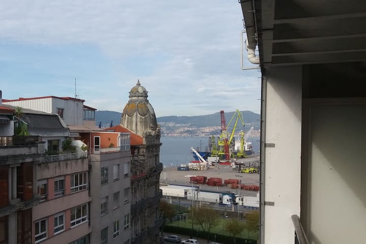 Apartamento Con Terraza En El Centro De Vigo - Vigo