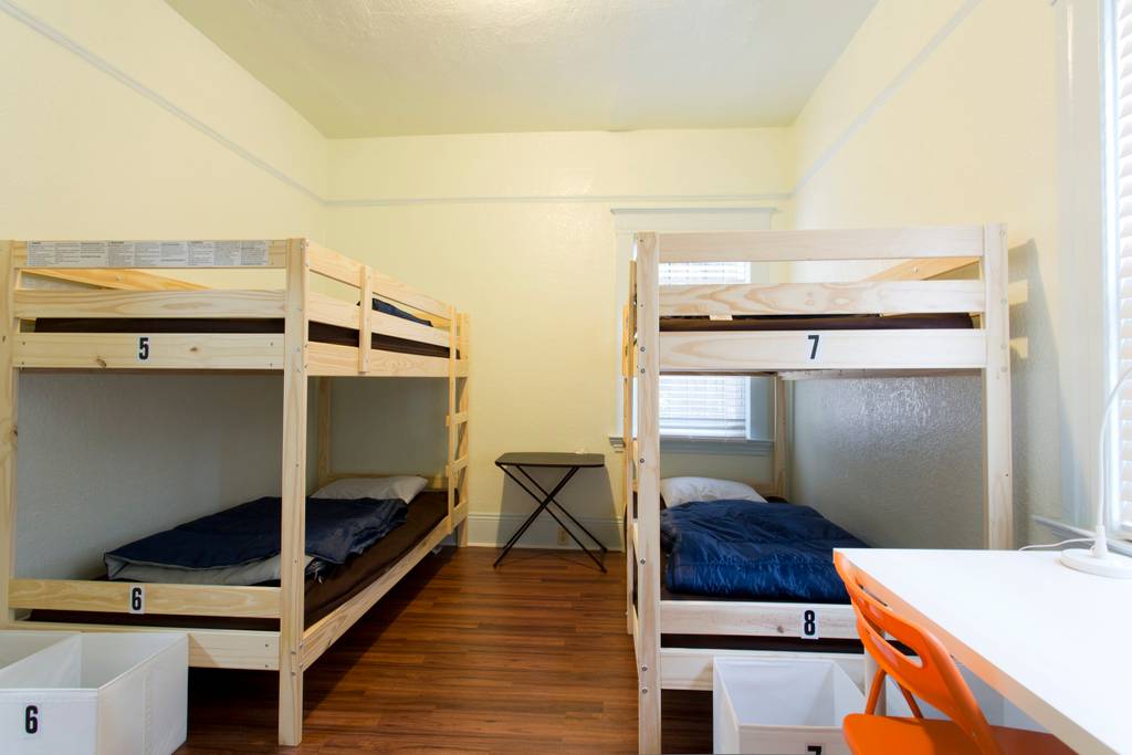 Cama #2: Casa Hacker Hostel - Casas en renta en Oakland, California ...
