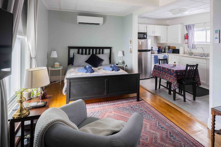 Downtown Studio 30 + Day Rental - バーリントン, VT