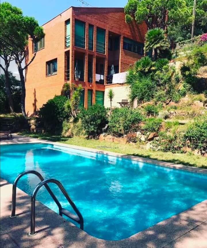 Bright House With Pool 30 Min From Barcelona - Argentona