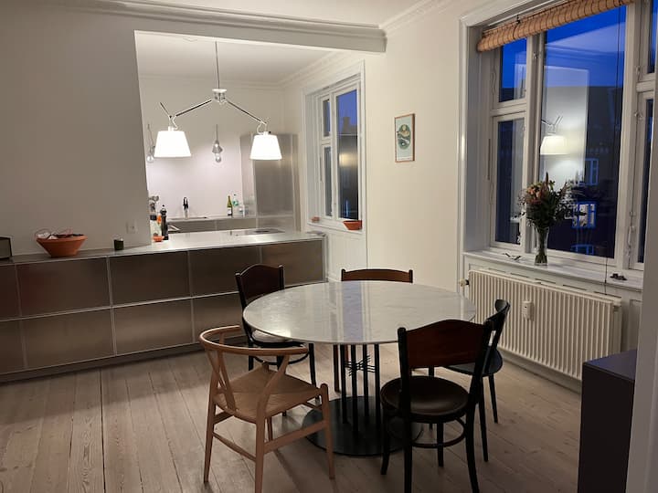 4-room Appartment With Perfect Location + Balcony - Copenhaguen