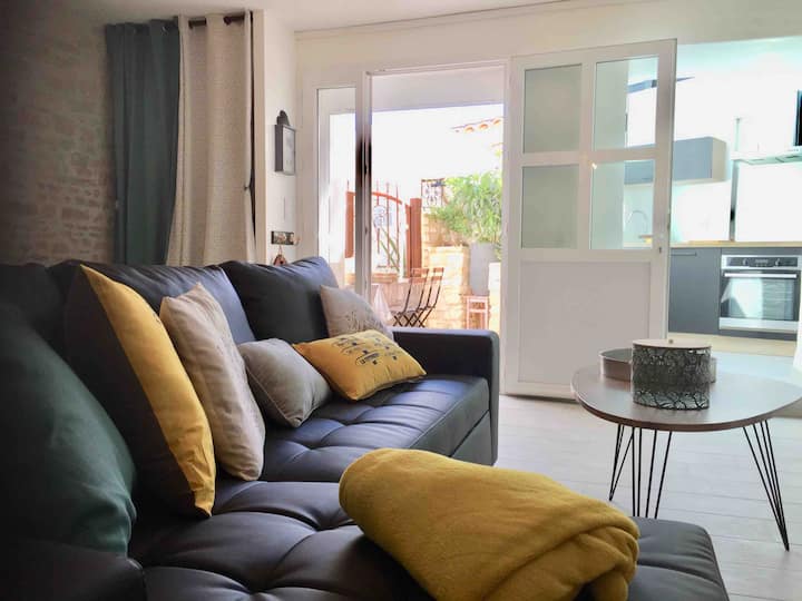 Maison 2 Chambres. Cour & Cheminée, Plage A 5 Min. - Saint-Pierre-d'Oléron