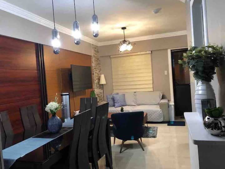 2br Condo With Netflix For Rent In Acacia Estates - Taguig