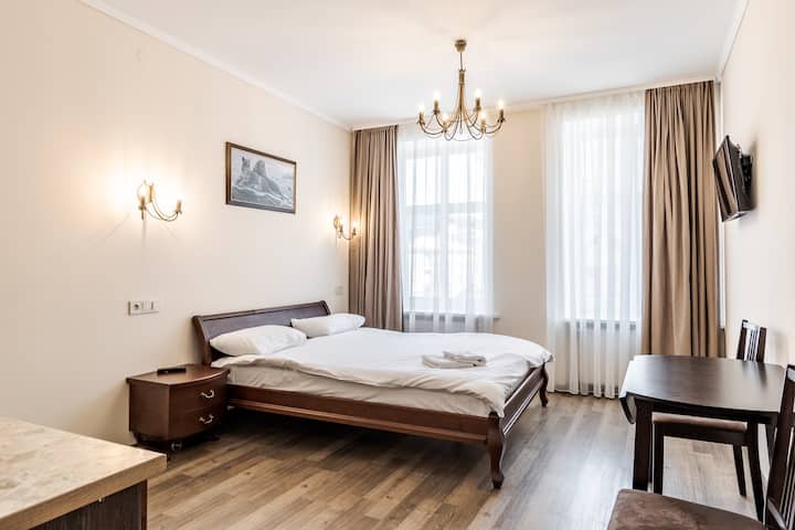 Opera House Apartment 1 - Lviv