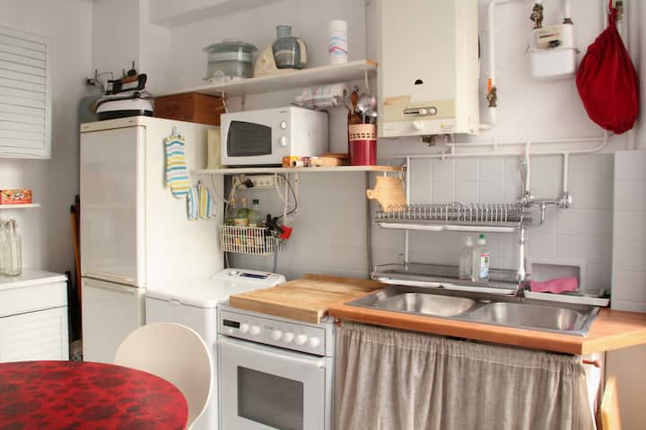 Appartement Dans Charmante Cour Privative ! - Paris