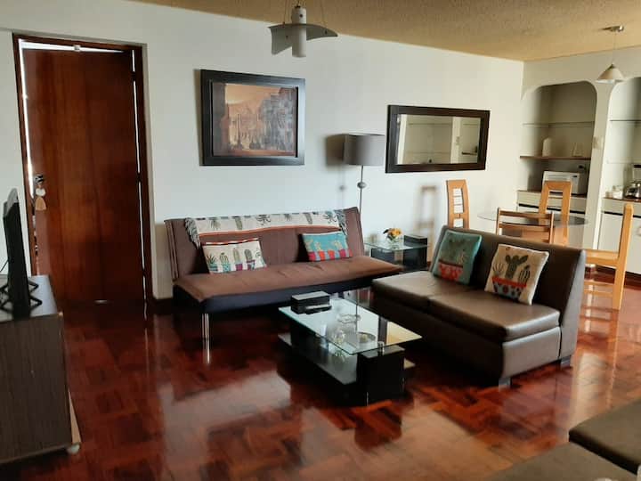Dpto  Excelente Ubicación Av Benavides Miraflores - Lima