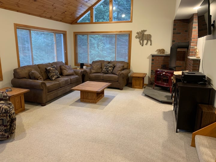 Large Cozy Home On Cul-de-sac - Campton, NH