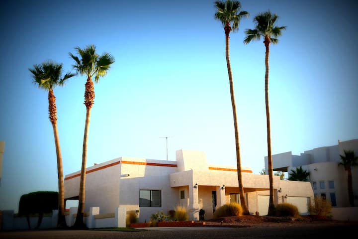 Grand Pool! Overlooking Golf Course And The Lake! - Lake Havasu City, AZ