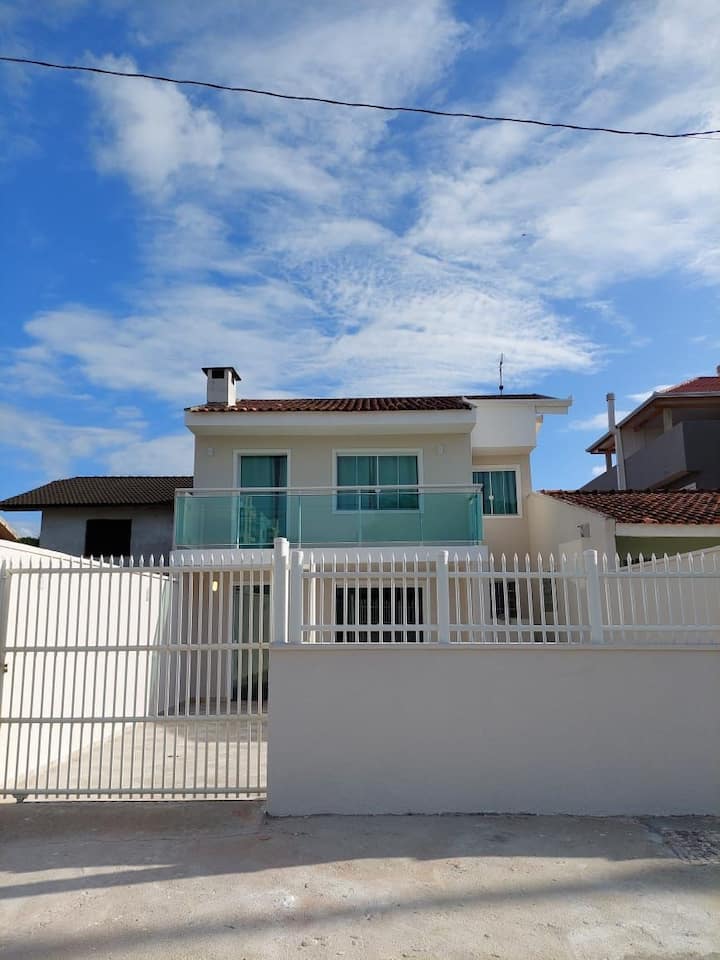 Sobrado A Menos De 3 Quadras Do Mar - Matinhos