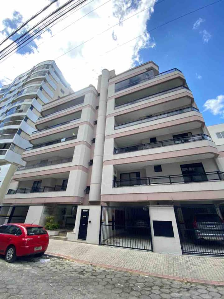 Apartamento Quadra Do Mar Em Meia Praia Sc - Itapema