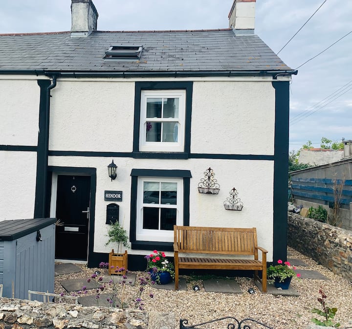 Beautiful 2 Bedroom 1 Bathroom Character Cottage - Redruth