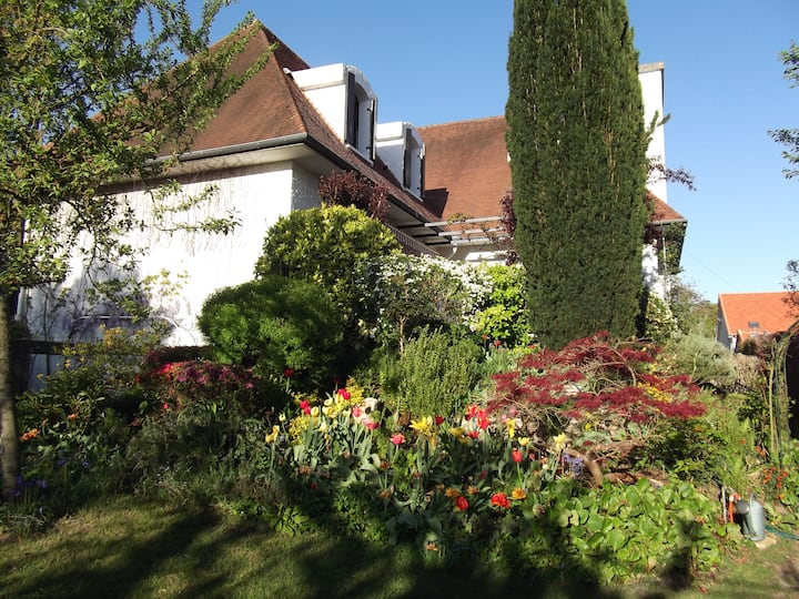 Belle Maison Avec Jardin Arboré De 800m2 à Orsay - Gif-sur-Yvette