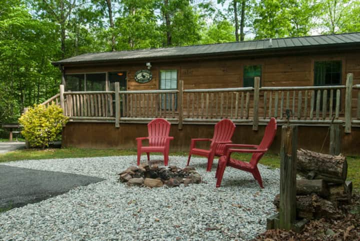 Lost Moose Cabin At Lands Creek Log Cabins - Bryson City, NC