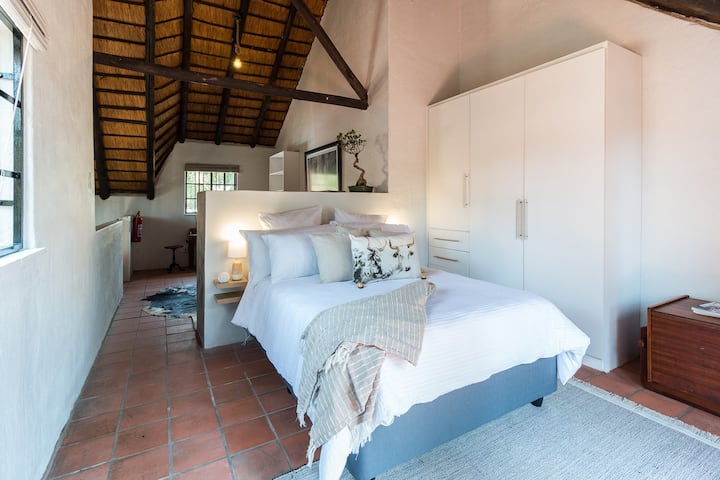 Beautiful Organic Styled Loft Apartment - 프레토리아