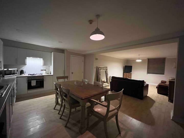 Apartment In Cheshire East - Cheshire