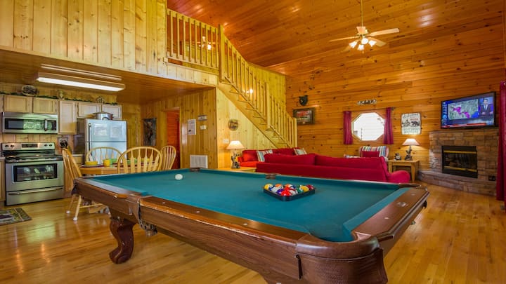 Romantic Getaway,wifi,yr Rd Pool,hottub.arcade - Douglas Lake, TN