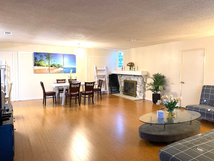 Beautiful 3 Beds 2 Bath House In A Great Location - Ontario